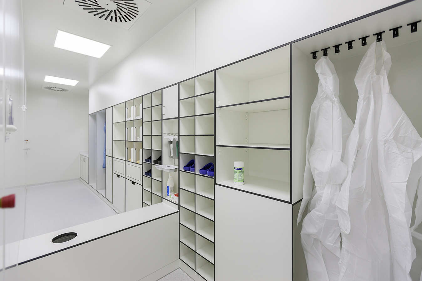 Bespoke Gowning Rooms - Cleanroom Equipment